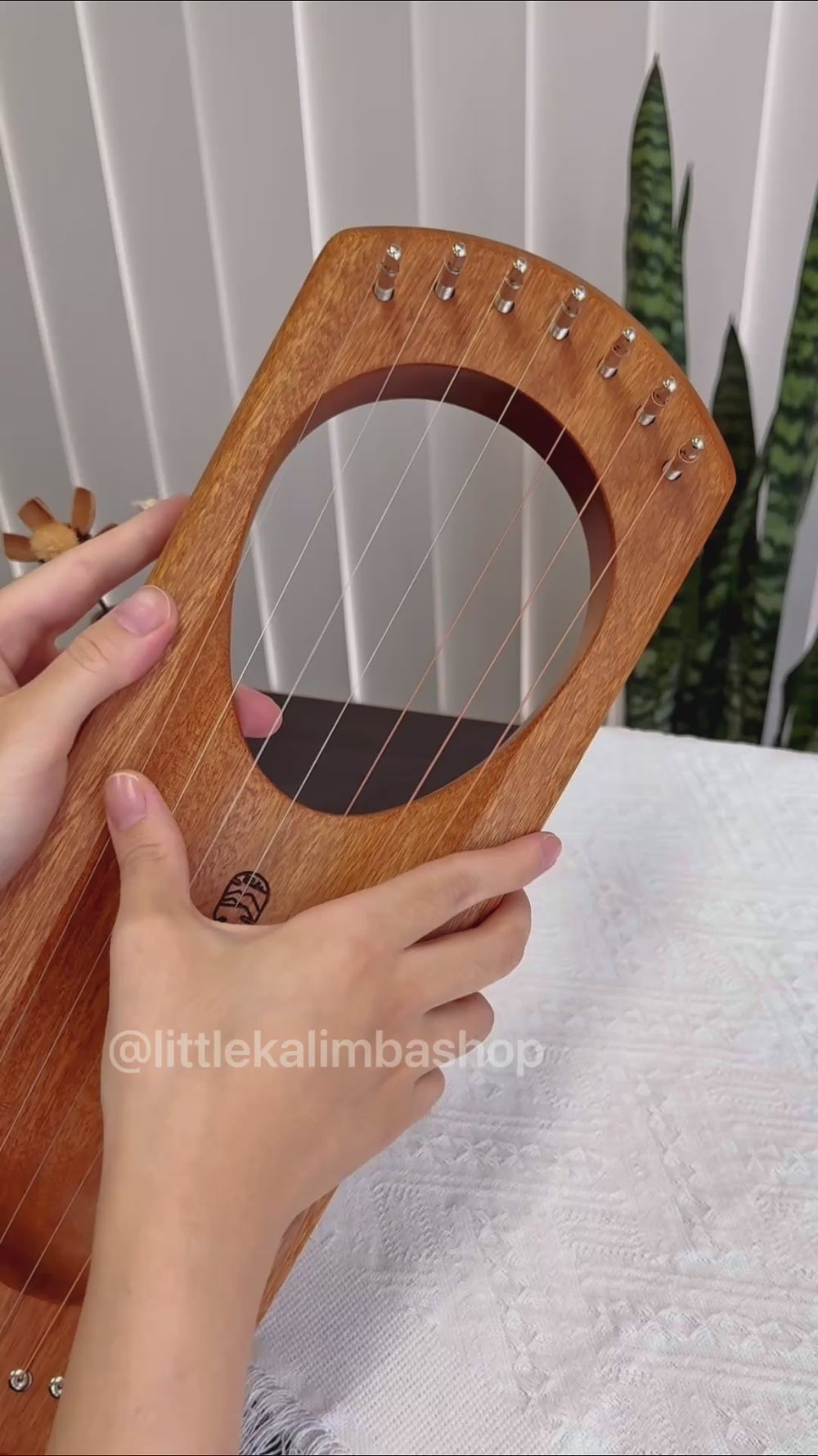 Lyre Harp 7 String Hluru Light On Earth C Major